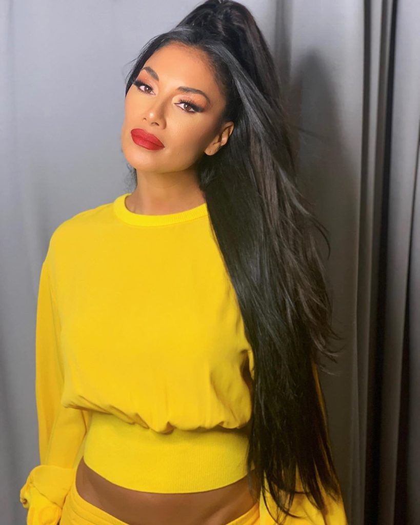 Nicole Scherzinger Sexy Look In A Yellow Dress 4 Photos Fappeningtime 3852